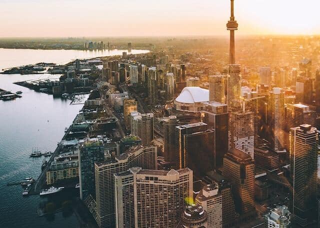 Banks in Canada: How to Choose the Right Service?